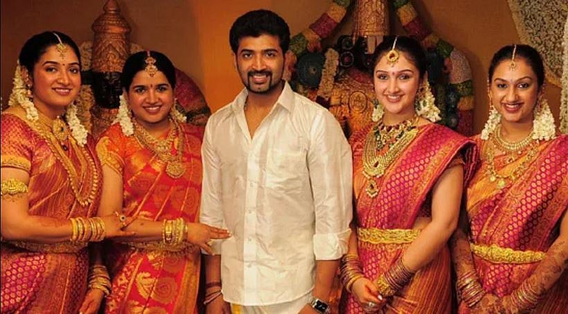 Vijayakumar family | விஜயக்குமார் வீட்டில் திருமண வைபவம்.. மணப்பெண்ணை ...