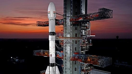 இன்று விண்ணில் பாயும் GSLV – F14 விண்கலத்தின் நோக்கம் இதுதானா? purpose ...