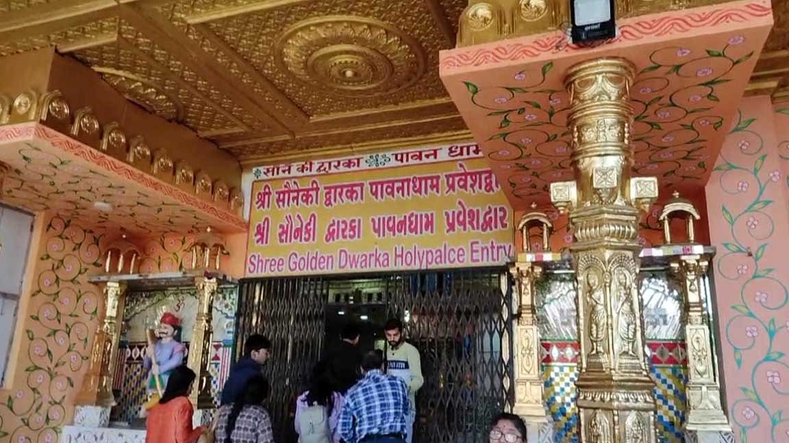 Do you know where the Krishna temple with conch wheels is located?