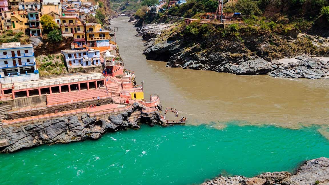 Do you know where the confluence of non-joining rivers occurs in India?