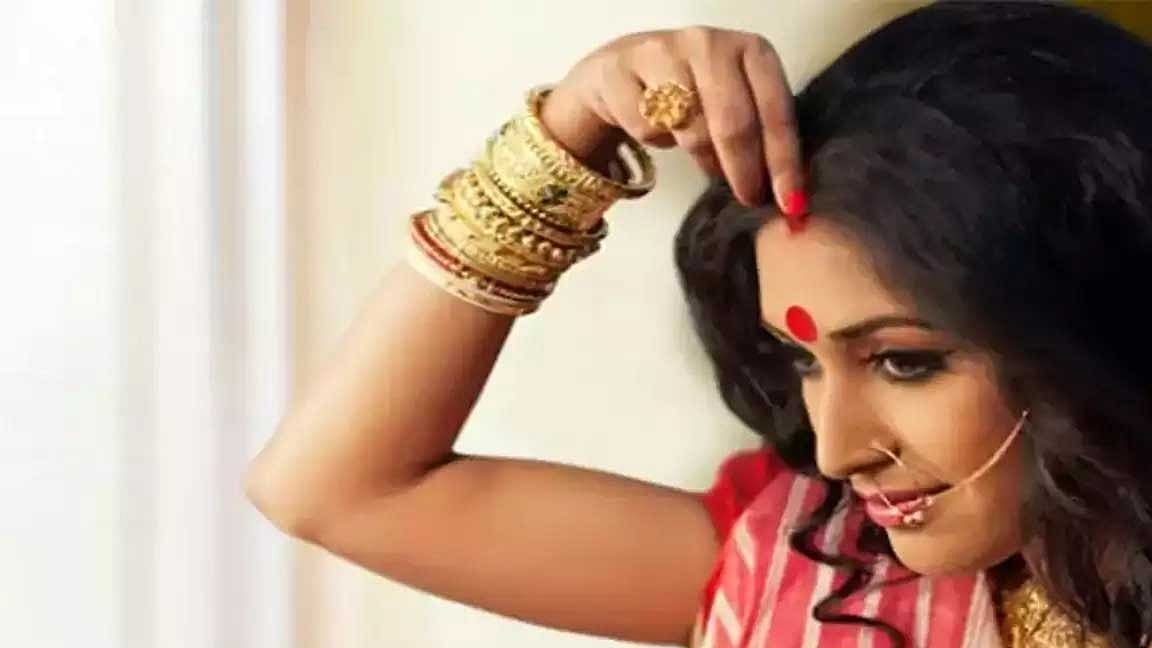 பெண்களே! அழகைக் கூட்ட முகத்திற்கு ஏற்ற பொட்டு வைப்பது எப்படி? | Girls ...
