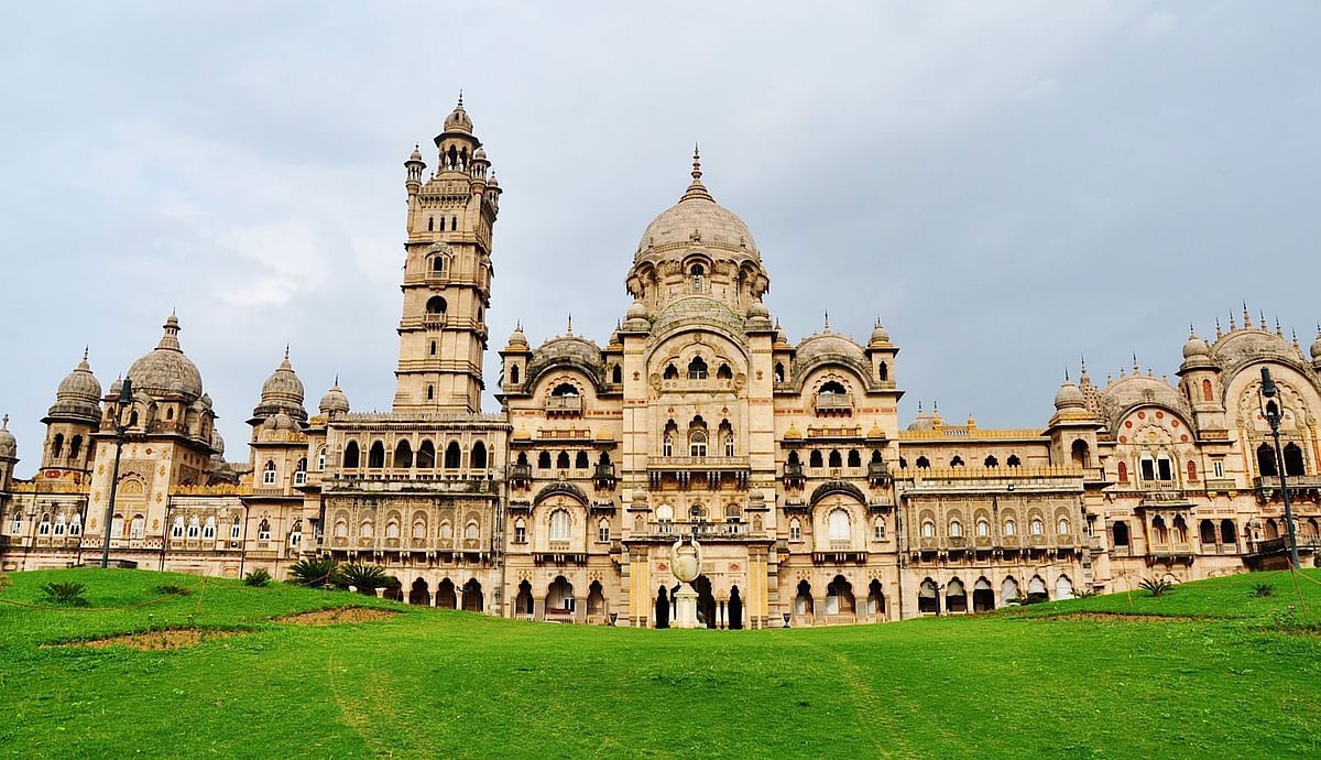 உலகிலேயே மிகப்பெரிய அரண்மனையில் வசிக்கும் இந்தியப் பெண்! Indian woman ...