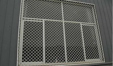 வீட்டுக்கு அழகு தரும் 5 வகை ஜன்னல் திரைவலைகள்! 5 Types of window mesh ...