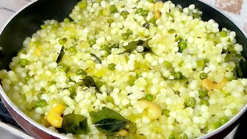 Easy & Tasty Javvarisi Vegetable Khichadi!