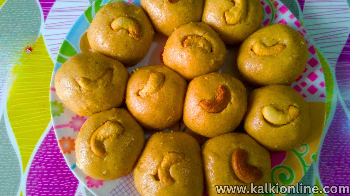 Andhra Ulundhu Laddu: Delicious Traditional Sweet Recipe!