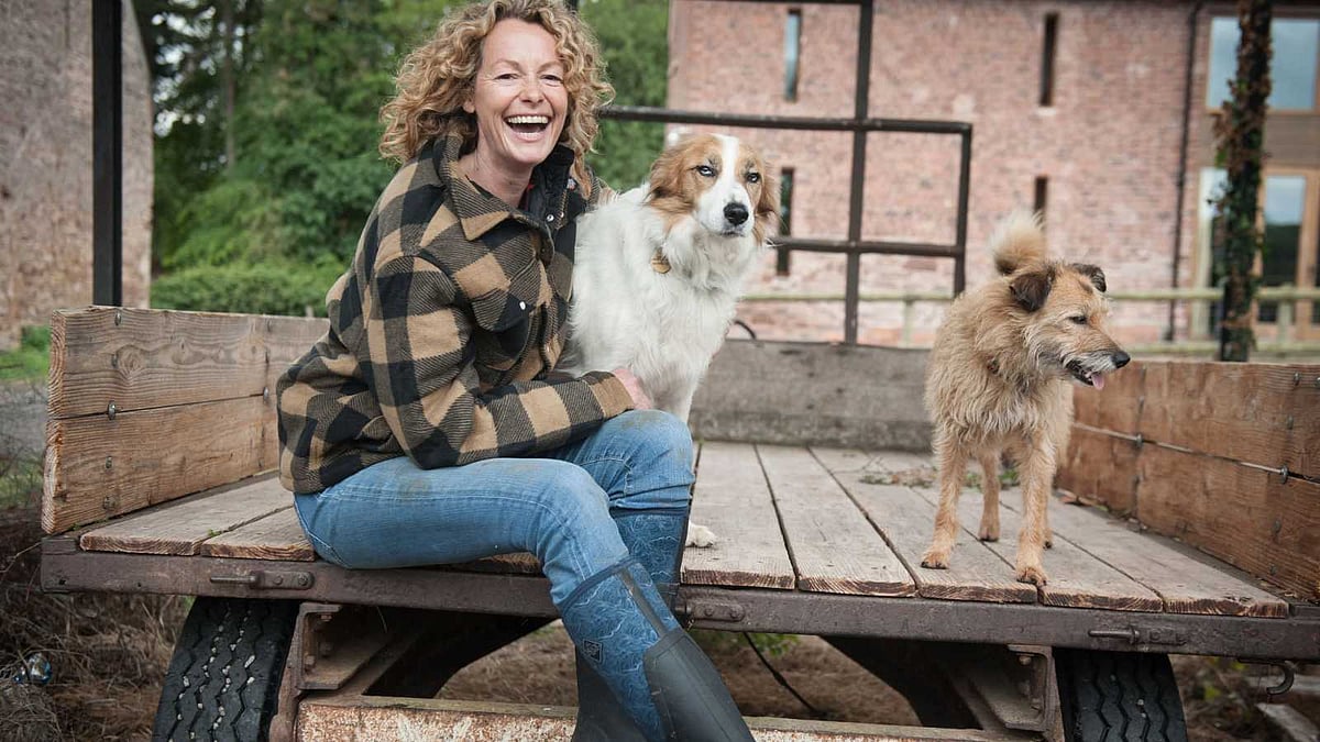 எளிமை ஏழ்மையல்ல: மகிழ்ச்சியான வாழ்க்கைக்கு கேட் ஹம்பிள் காட்டும் புதிய ...