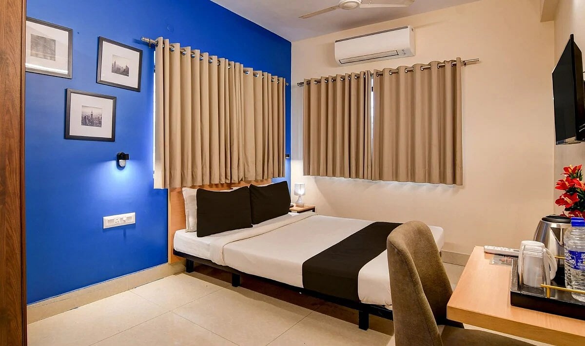 ಬಿಸಿಲಿನ ಬೇಗೆಯಿಂದ ತಪ್ಪಿಸಿಕೊಳ್ಳಲು OYO Room ಮೊರೆ ಹೋದ ವ್ಯಕ್ತಿ!: ಸಂಸ್ಥೆಯ ...