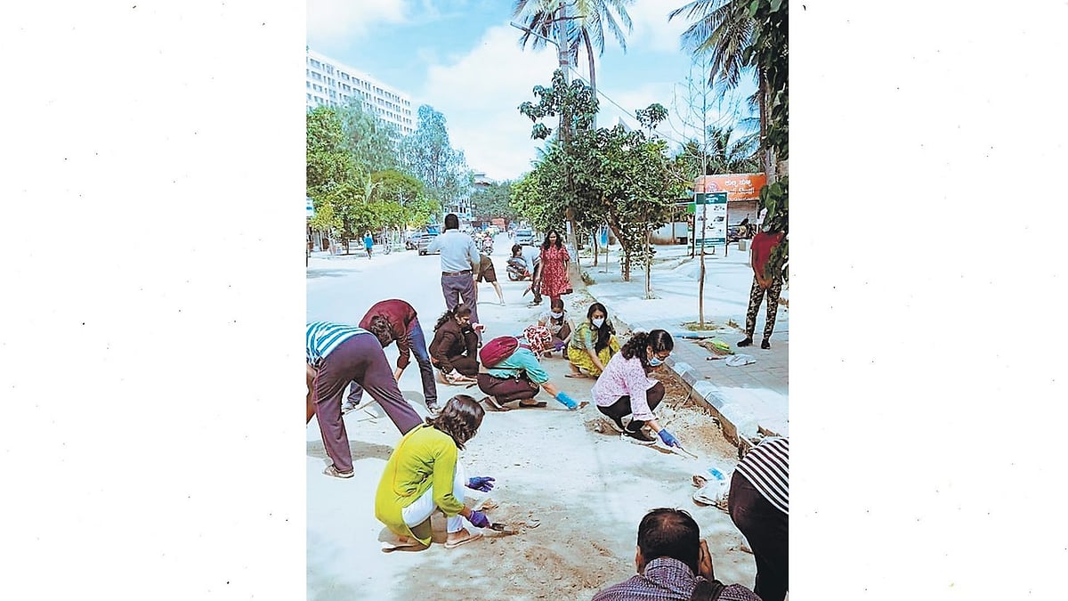 ದೂರು ಕೊಟ್ಟರೂ ಕಿವಿಗೊಡದ BBMP: ಸ್ವಯಂ ಸ್ವಚ್ಛತಾ ಕಾರ್ಯಕ್ಕಿಳಿದ ಸ್ಥಳೀಯ ನಿವಾಸಿಗಳು!