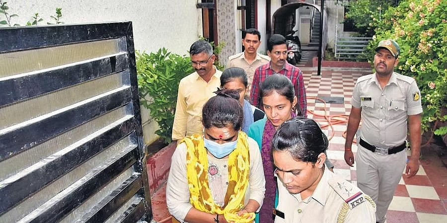 ಪಿಎಸ್ಐ ನೇಮಕಾತಿ ಹಗರಣ: ಜಾಮೀನು ಕೋರಿ ದಿವ್ಯಾ, ವೈಜನಾಥ್‌ರಿಂದ ಅರ್ಜಿ, ಸರ್ಕಾರಕ್ಕೆ ...