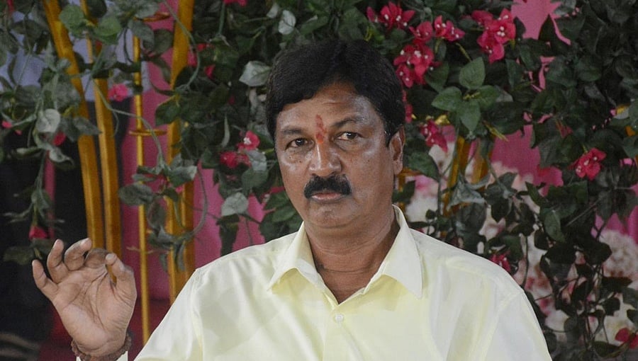 ದೆಹಲಿಗೆ ರಮೇಶ್ ಜಾರಕಿಹೊಳಿ ಪ್ರಯಾಣ: ಅಮಿತ್ ಶಾ ಭೇಟಿ ಸಾಧ್ಯತೆ, ಸಿ ಡಿ ಪ್ರಕರಣ ...