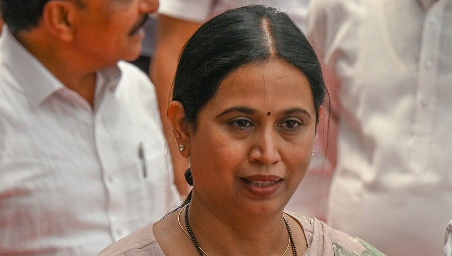 ಪತಿ ಆದಾಯ ತೆರಿಗೆ ಪಾವತಿಸುತ್ತಿದ್ದರೆ ಮಹಿಳೆಗೆ ಗೃಹಲಕ್ಷ್ಮಿ ಯೋಜನೆ ಲಾಭ ಸಿಗಲ್ಲ ...