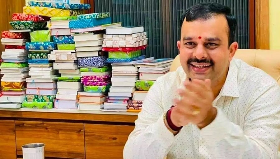 ನಾನೂ ಕರಸೇವಕ, ನನ್ನನ್ನೂ ಬಂಧಿಸಿ: ಪ್ರತಿಭಟನೆಗಿಳಿದ ಶಾಸಕ ವಿ.ಸುನಿಲ್ ಕುಮಾರ್ ...