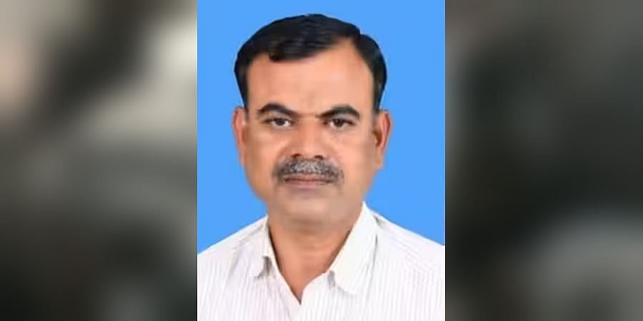 ಗದಗ: ಡೆತ್ ನೋಟ್ ನಲ್ಲಿ ಕಾಂಗ್ರೆಸ್ ನಾಯಕನ ಹೆಸರು ಬರೆದಿಟ್ಟು ಜನಪ್ರಿಯ ವೈದ್ಯ ...