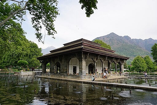 Kashmir's Traditional Architecture: A Testament to Cultural and ...