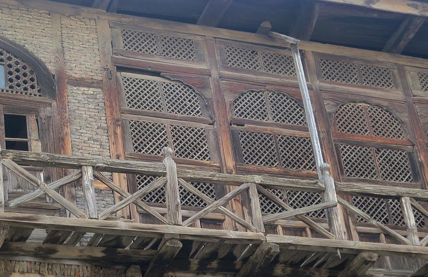 Kashmir's Traditional Architecture: A Testament to Cultural and ...