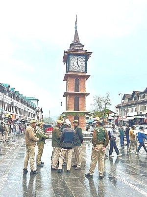 Tourist's View: India's Military Grip in Kashmir Unveiled