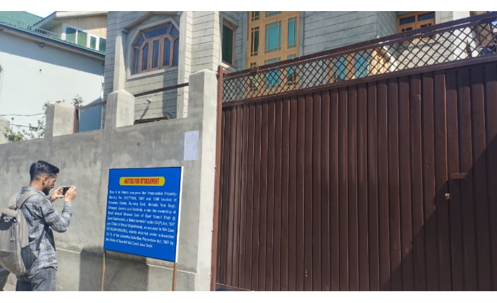 In Kashmir, Govt Seized 200 Properties Worth Crores Since 2019, Most of ...