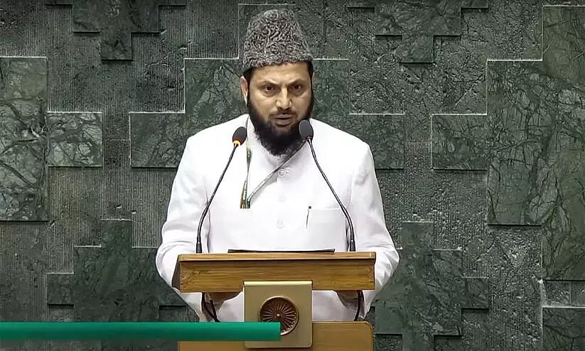 1st Time MP Mohibullah Nadvi’s 20-Year Journey to Cross 60-Foot Road in New Delhi