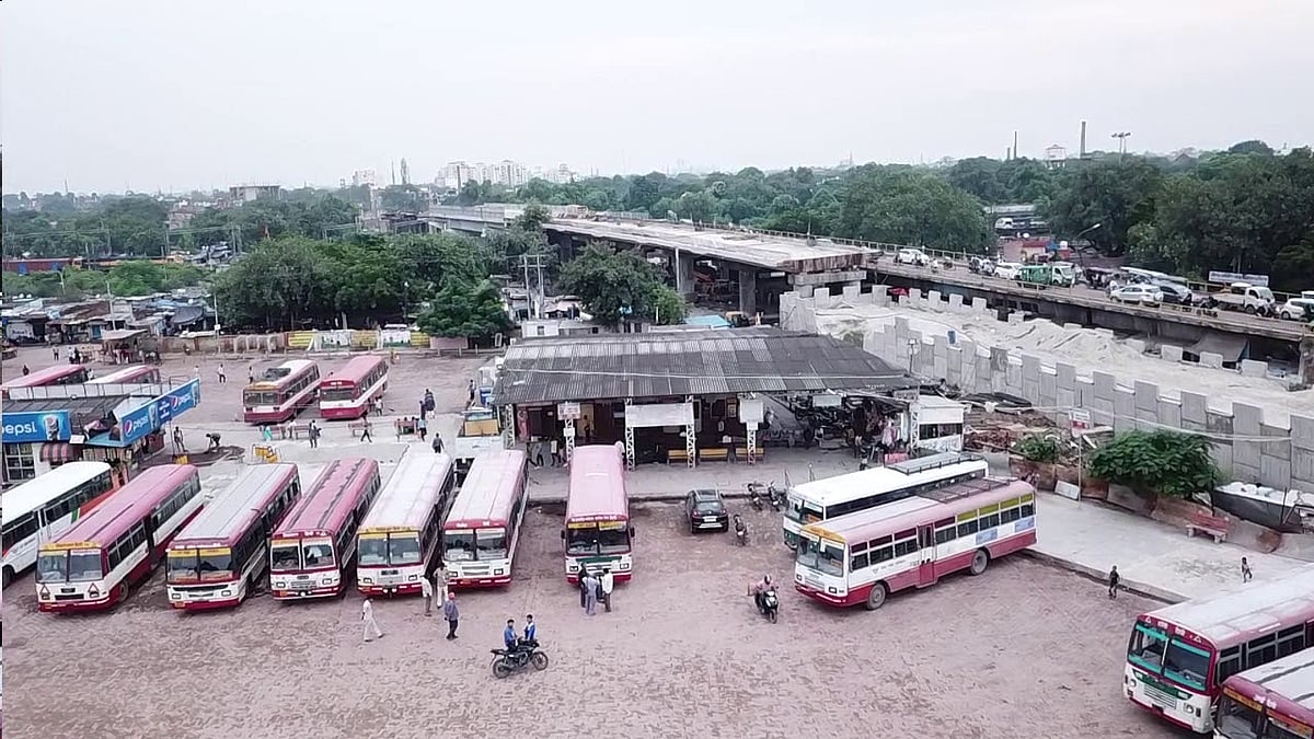 Multiple buses relocated from Kaiserbagh bus stand to ease traffic ...