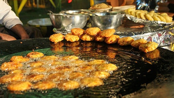 Midnight cravings? This list comprising street food places in Ahmedabad ...