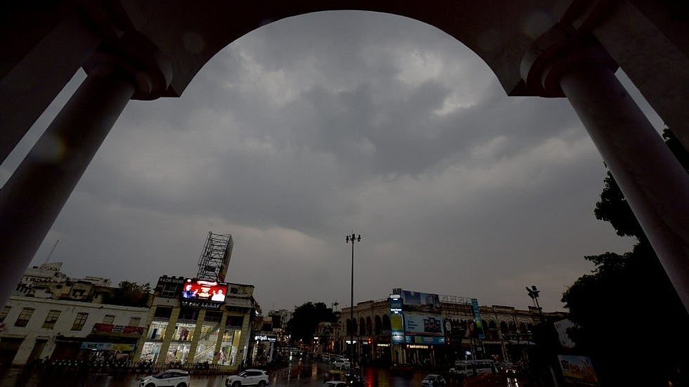 Lucknow Weather Report | Cloudy skies, isolated spells of rain and ...