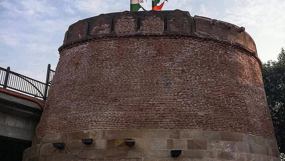 Did you know about this foundation bastion of Ahmedabad? Read to find ...