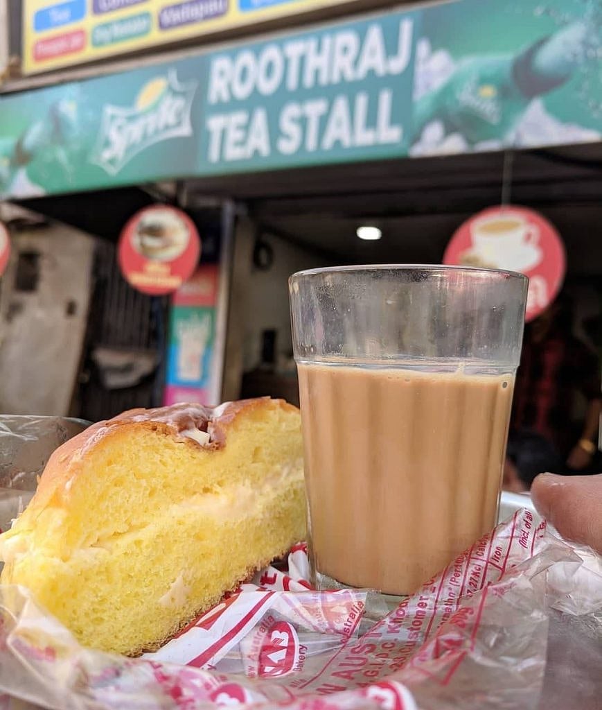 Have you tried THESE famous Chai Tapris in Ahmedabad?!