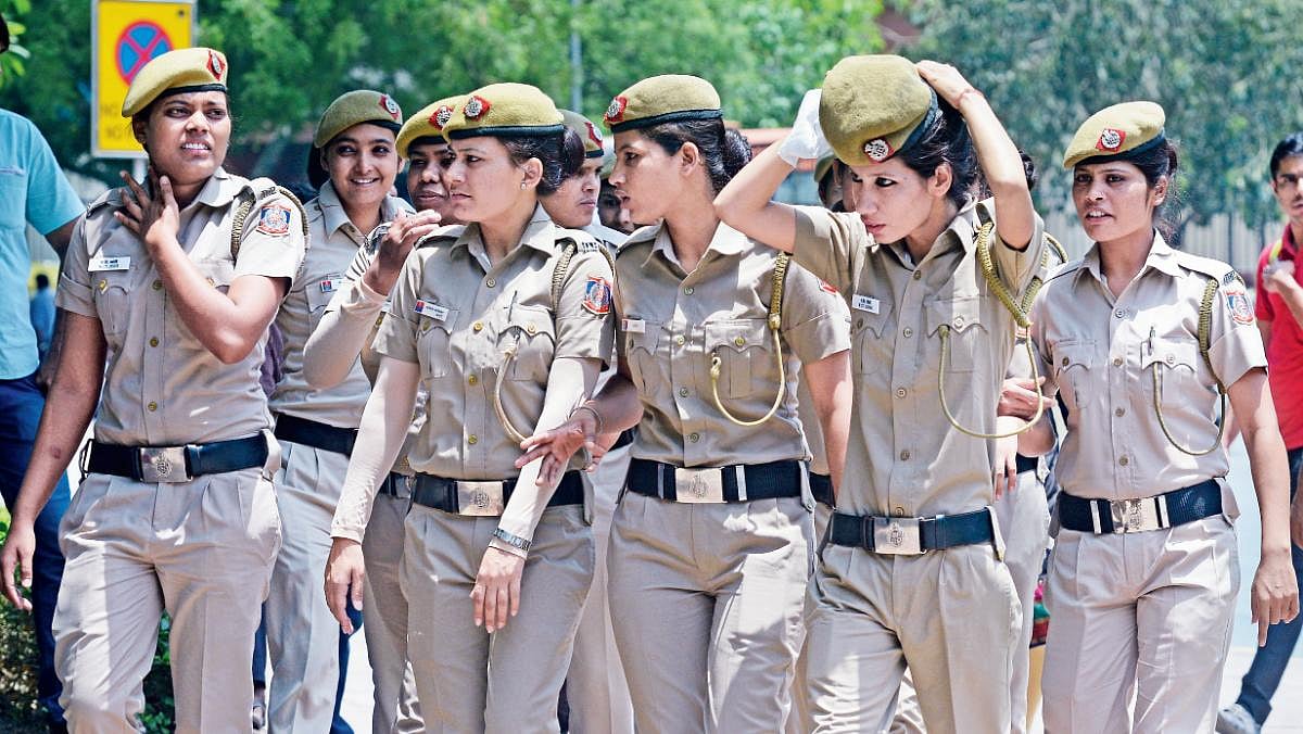 Indore Police deploys 200 lady constables for enhanced traffic ...
