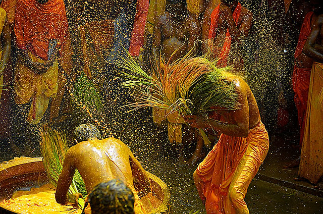 Colours, flowers, mud, turmeric or folk tunes — Know how different ...