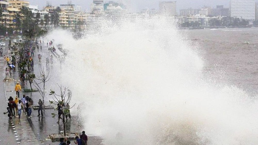 Mumbai monsoons to bring 22 high tides, surging above 4.5 meters; BMC ...