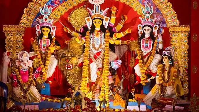 Bolo Bolo Dugga Elo! Pin THESE 8 best Durga Pujo Pandals in Mumbai