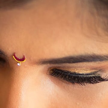 Maharashtra's Chandrakor Bindi: A symbol of elegance, adorned by royals ...