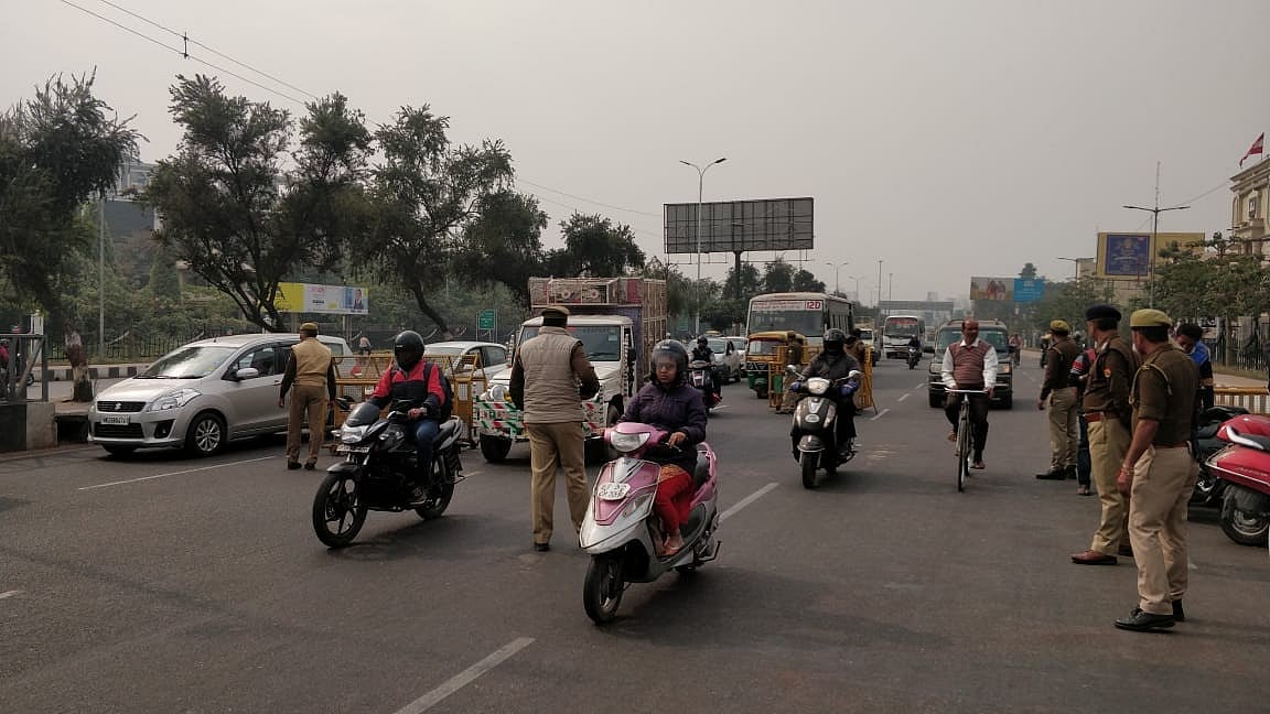 Lucknow Police introduces new traffic system at THESE two intersections ...