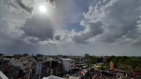 Lucknow Weather: Rising temp & humidity signal summer onset, light ...