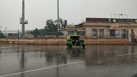 Weather changes again: Hailstorm and heavy rainfall lashes Lucknow!