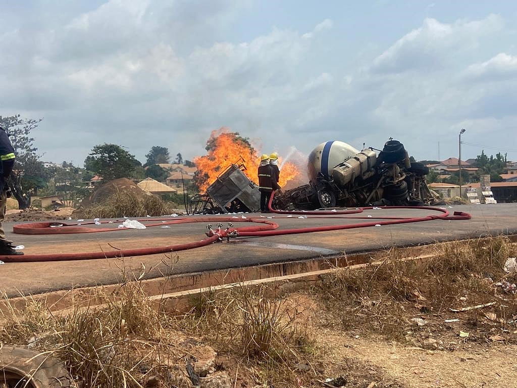 Kwara Tanker Fire: 25 Dead, 15 Injured As Tanker, Bus Collides