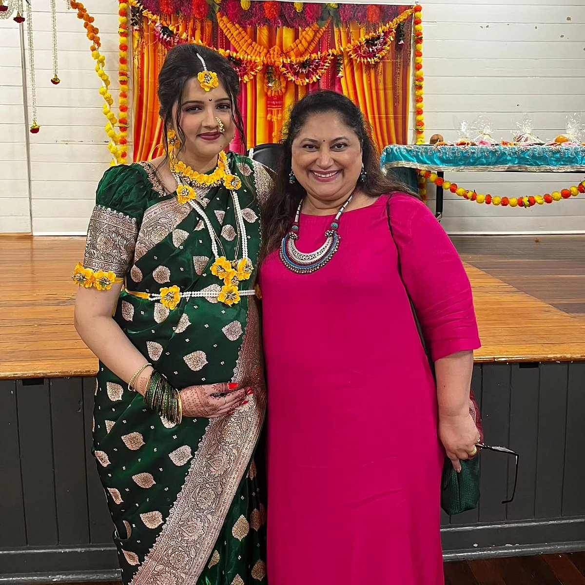 Neha Gadre Baby Shower Ceremony: नेहा गद्रे आई होणार, सुकन्या मोने ...