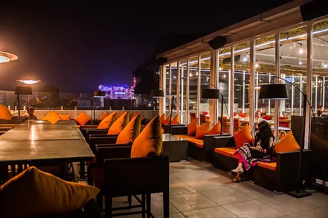 Best Rooftop Cafés & Restaurants in Lucknow 2025 | Top 5 Picks