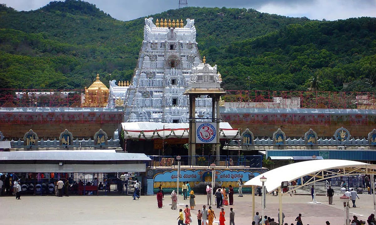 திருப்பதியில் பக்தர்கள் கூட்டம் அதிகரிப்பு: 15 மணி நேரம் காத்திருந்து ...