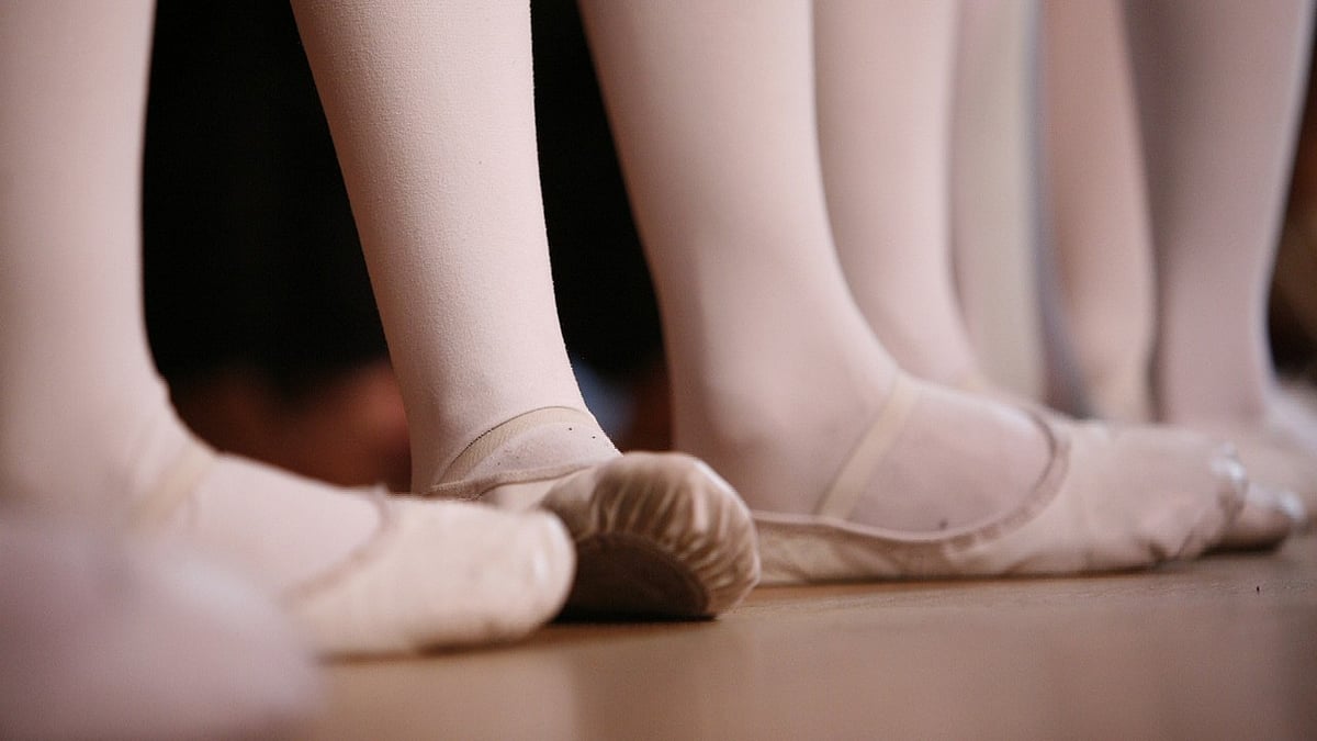 Foot Binding in China: The Medieval Tradition of 'Lotus Feet'