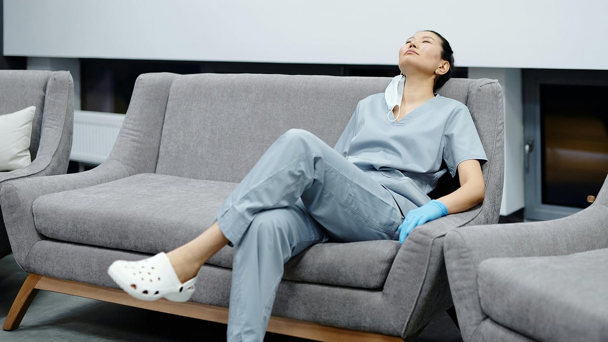 Physician’s Facebook Post on Fainting During Procedure Sparks Debate