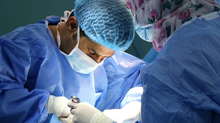 “Folded Man” with Ankylosing Spondylitis Stands Up After 28 Years