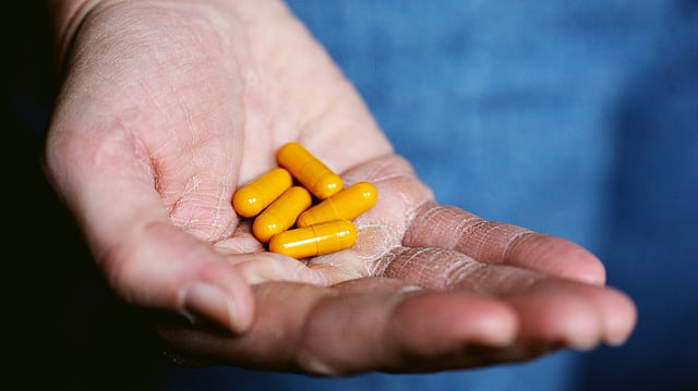 Valacyclovir Reduces Eye Disease and Pain in Shingles Patients