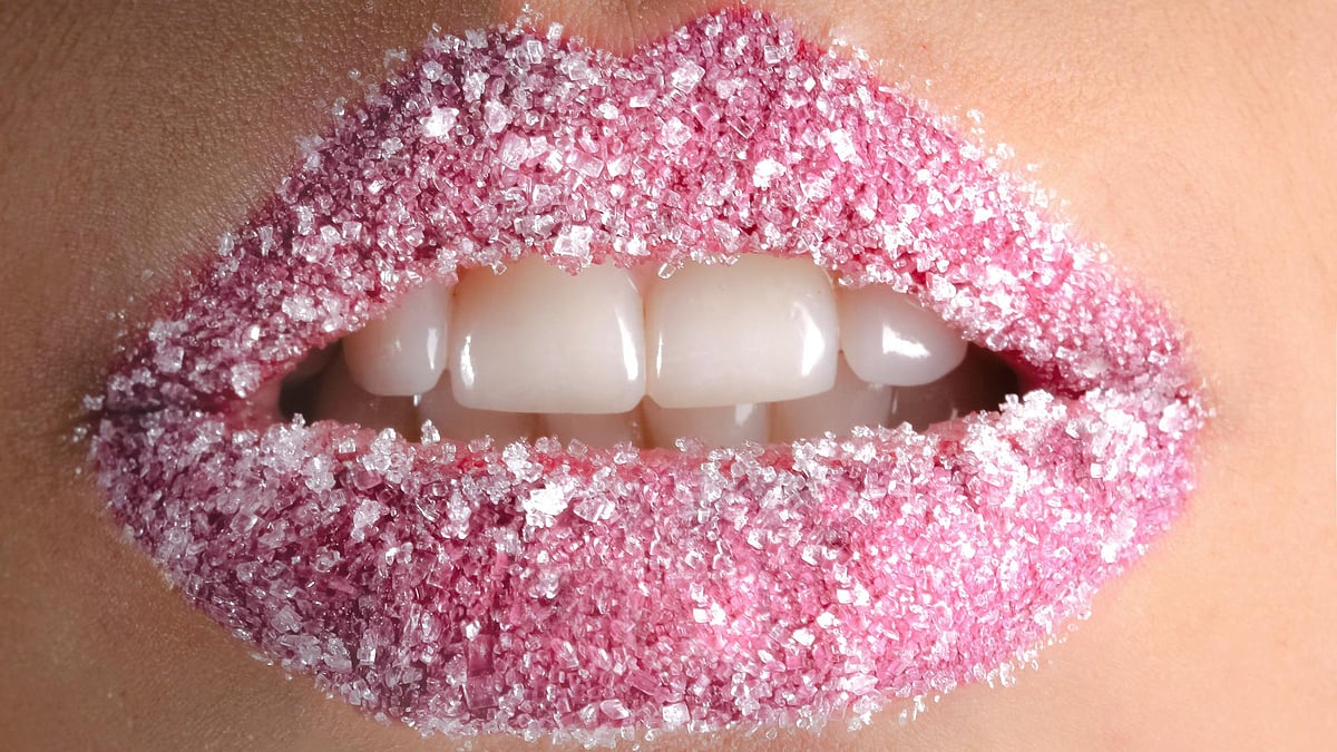 Beauty or Burn? Influencer Uses Green Chilli as Lip Plumper, Sparks ...