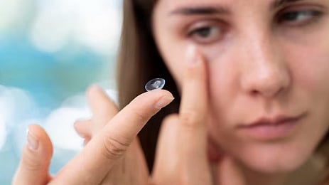 Doctors Shocked After Finding Five Contact Lenses Stuck in Woman’s Eye