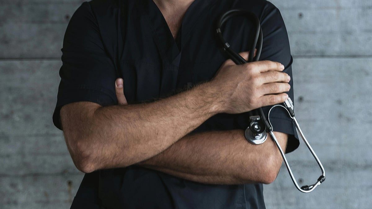 Doctor Among Six Held in Nashik Fake Currency Case