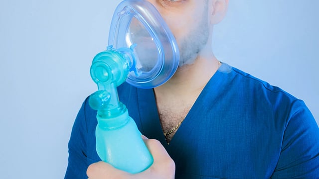 Chinese Students Turn to Oxygen Therapy Before Gaokao