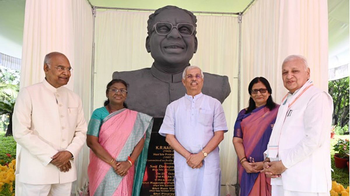 President unveils bust of Ex-President K R Narayanan at Kerala Raj Bhavan
