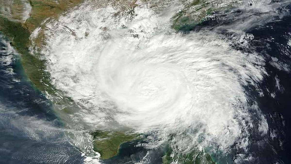 Deep depression formed over Bay of Bengal, heavy rainfall likely in ...