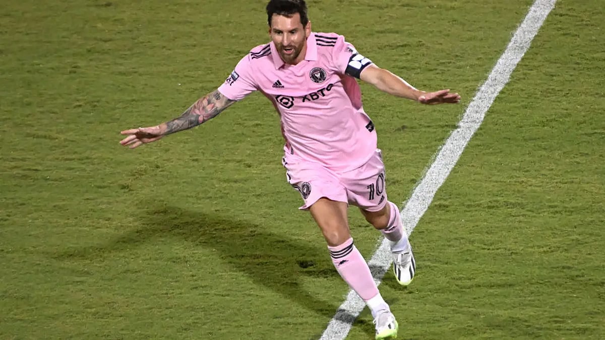 Messi sparkles again on free kick with tying goal, Inter Miami beats FC ...